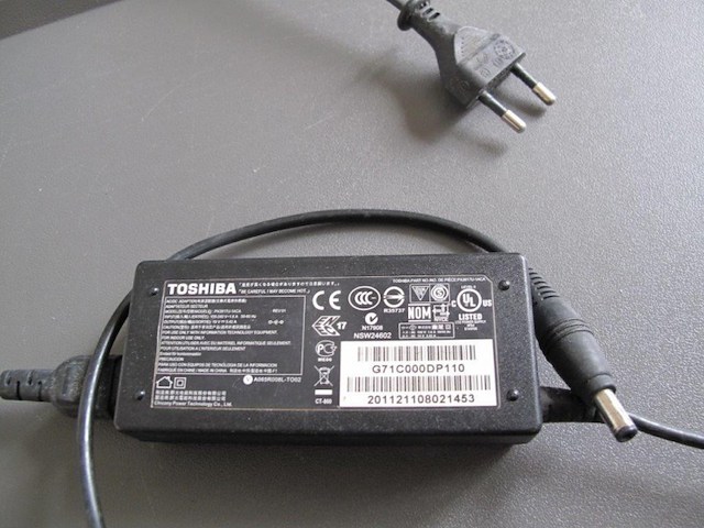 TOSHIBA punjač za laptop - 19V 3.42A