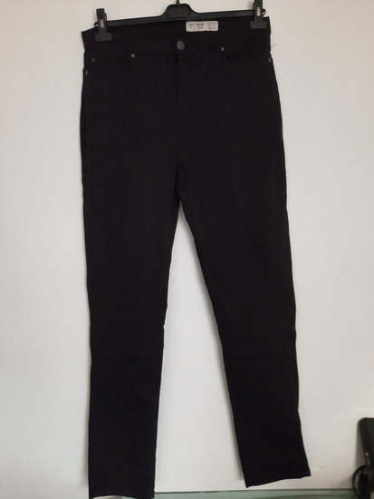 Pantalone Esmara 48 Novo produzen model cena 1500