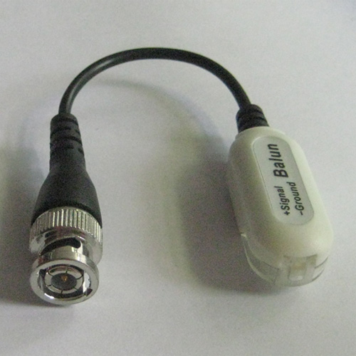 Video balun 1-kanalni pasivni AZ401C primo-predajnik video signala preko UTP kabla (potrebna 2 kom), ugrađena zaštita od interferencije i atmosferskog pražnjenja 2KV, domet 400/600m Color/B&W, sa ...