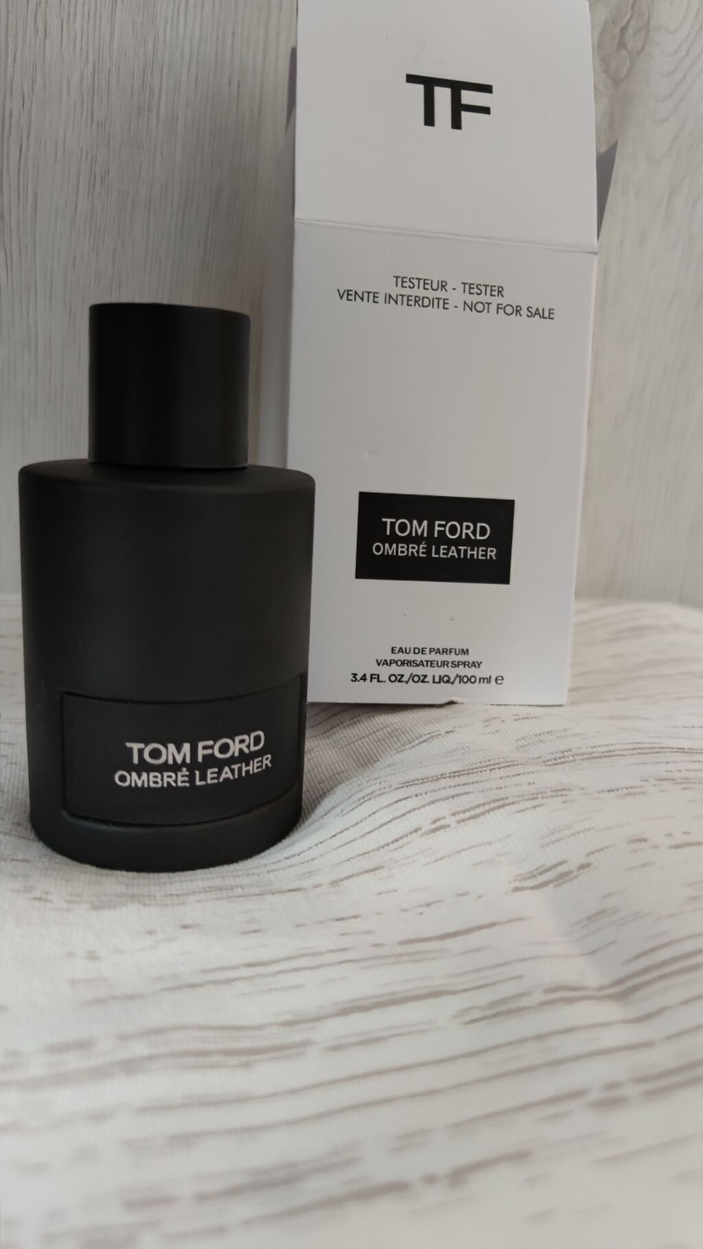 Ombré Leather (2018) od Tom Ford je kožni miris za žene i muškarce