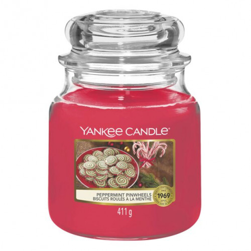 Peppermint Pinwheels - Yankee Candle mirisna sveća M (menta, slatka pavlaka, tamna čokolada, puter...)