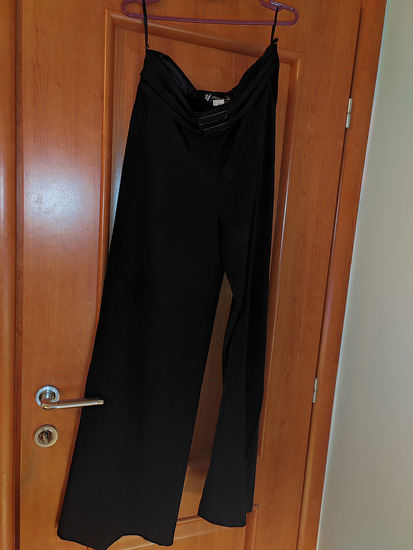 Crne elegantne pantalone