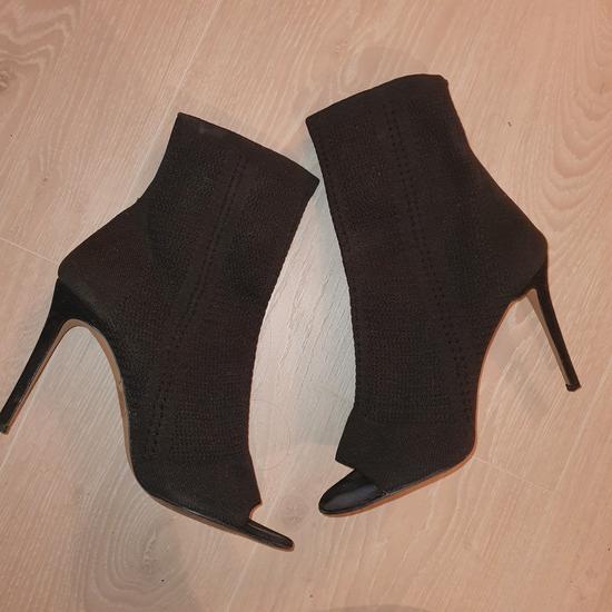 Polucizmice sa otvorenim prstima