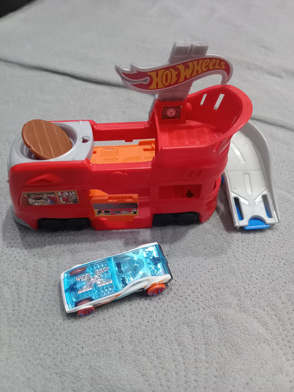 Hot wheels