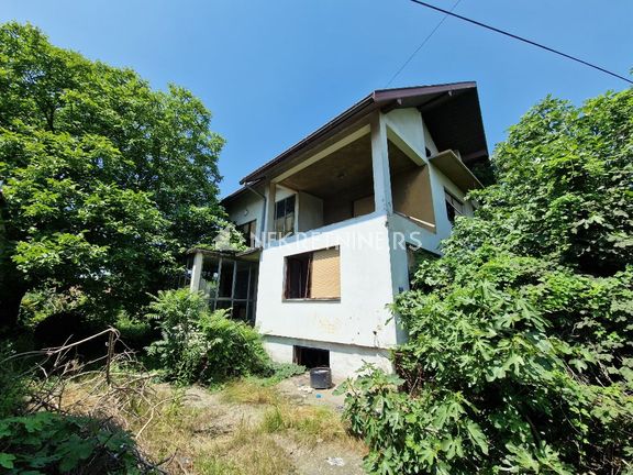 Kuća 290m2, plac 9.32a u Kovinu, 79.000e