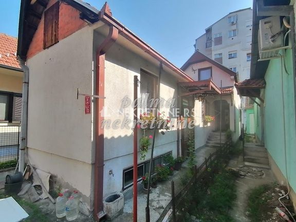prodaja, kuća kuća u nizu, Kragujevac Centar