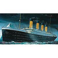 Revell maketa R.M.S. Titanic RV05804/025