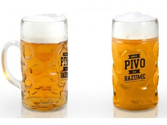 Krigla sa natpisom Samo pivo me razume Čaša za pivo