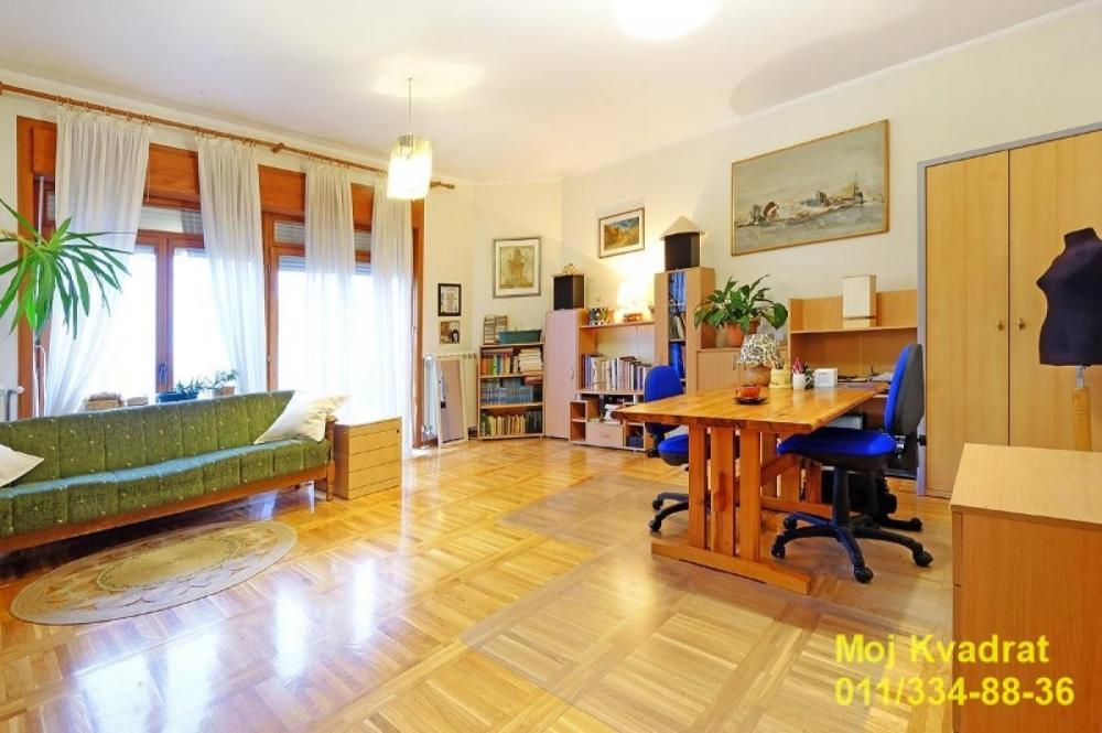 Kuća na prodaju, 265m2, 350.000€