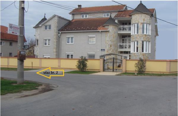 Zire Adamovića, Kuća na prodaju, 650m2, 550.000€