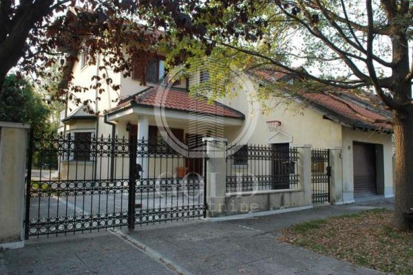 Pere Popadića, Kuća na prodaju, 330m2, 490.000€