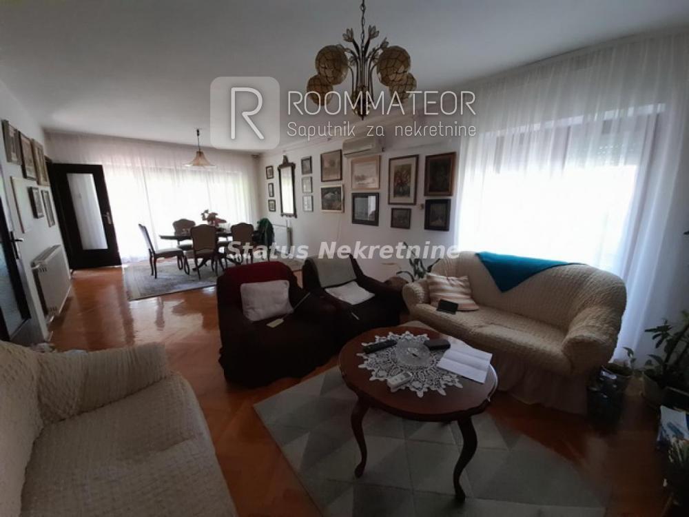 Kuća na prodaju, 200m2, 309.000€