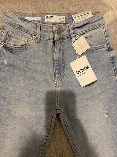 Bershka farmerke novo sa etiketom