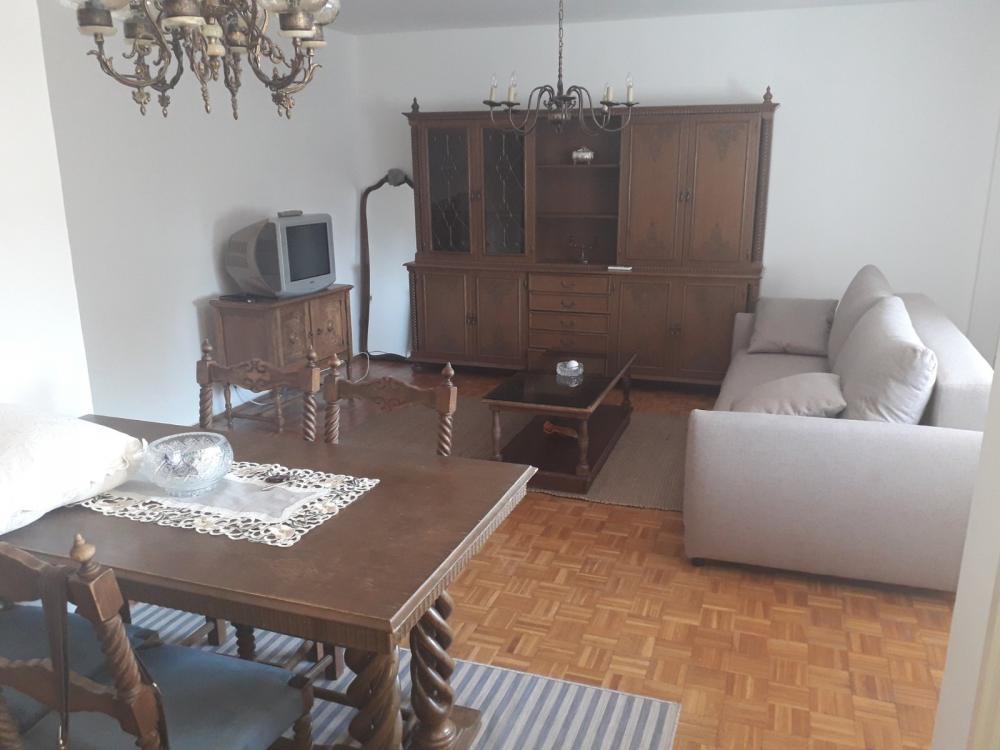 Balzakovs, Četvoroiposoban stan za izdavanje, 104m2, 700€