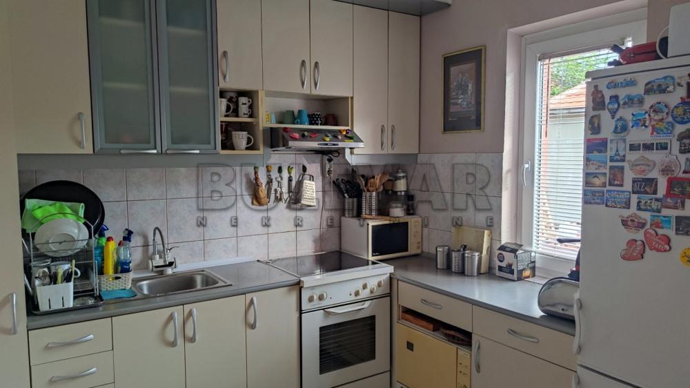 Pirotska, Kuća na prodaju, 320m2, 260.000€