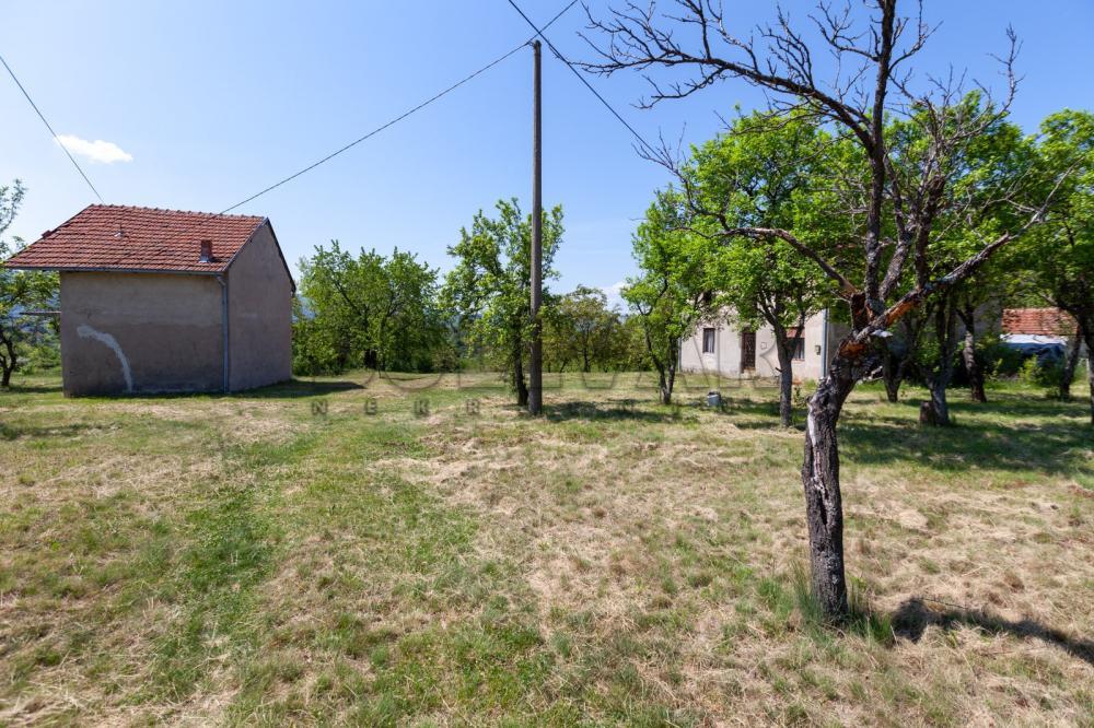 Donje Vlase, Kuća na prodaju, 250m2, 95.000€