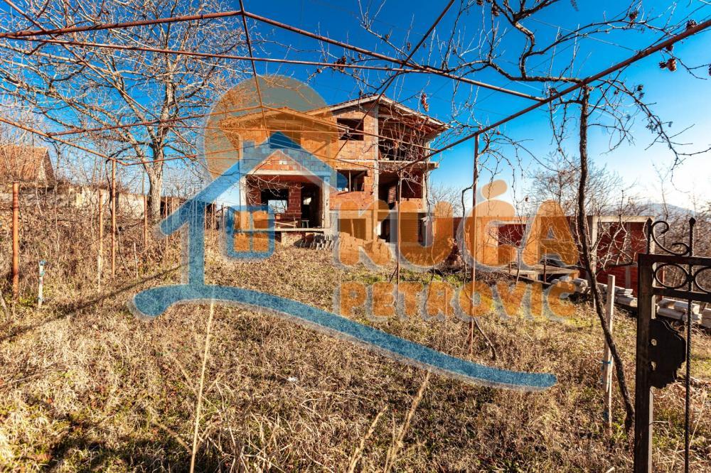 Borska, Kuća na prodaju, 323m2, 120.000€