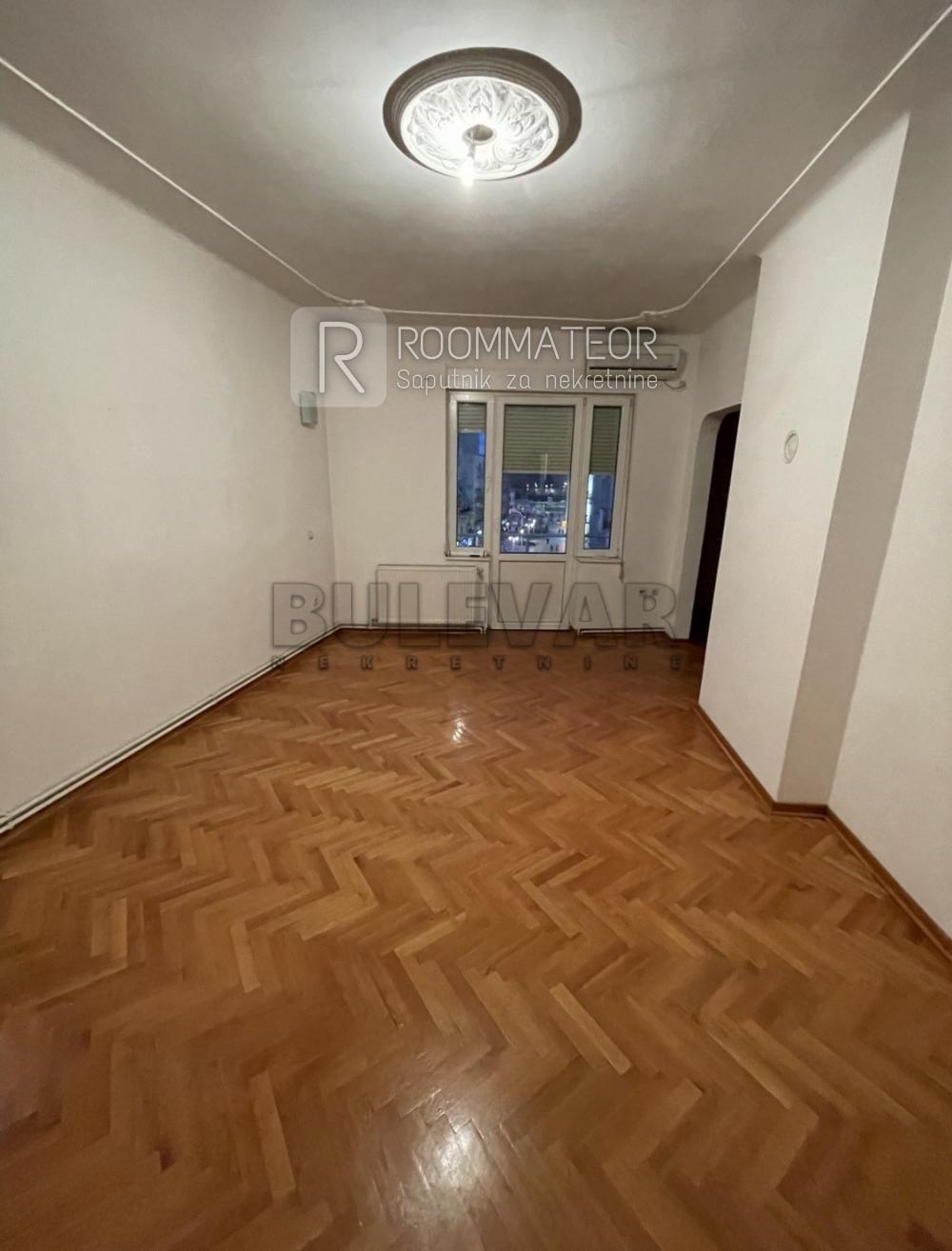 Obrenovićeva, Četvorosoban stan za izdavanje, 92m2, 700€