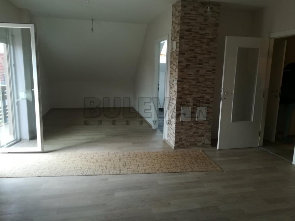 Bagremova, Četvorosoban stan za izdavanje, 210m2, 900€