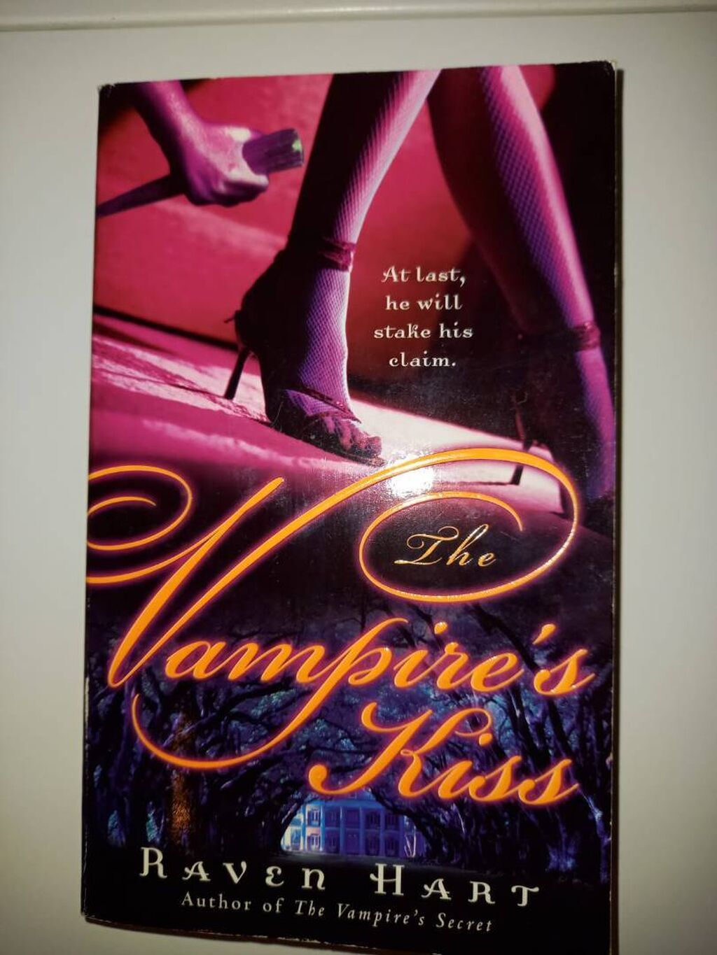The Vampire's Kiss (Savannah Vampire) by Raven Hart. The most