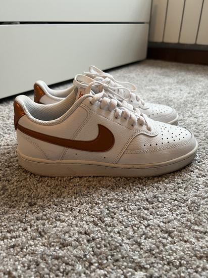 NIKE court vision low