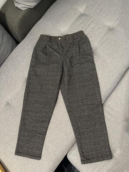 Zara pantalone uzrast 9 godina