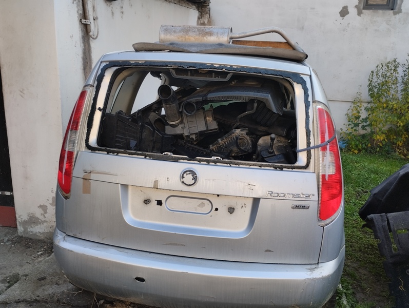 skoda roomster gepek vrata 5J7827025J