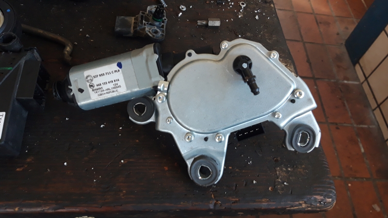 skoda fabia motor zadnjeg bresača 5j7955711c