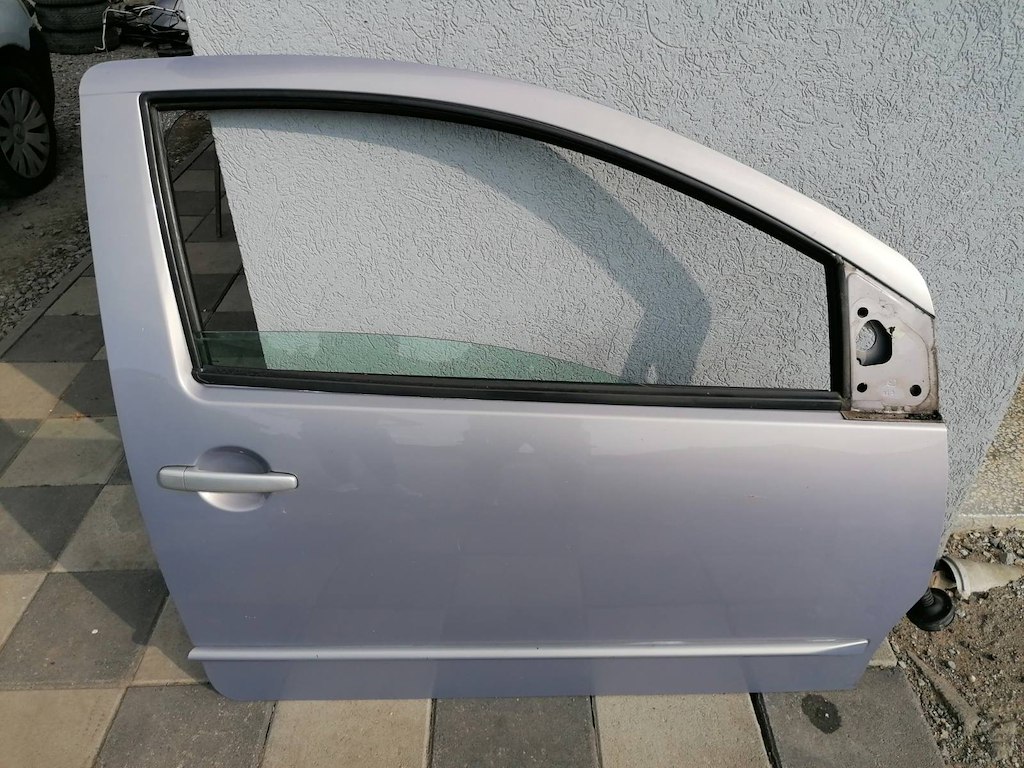 PREDNJA VRATA DESNO 9004T0