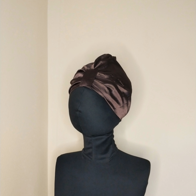 Satenski braon turban