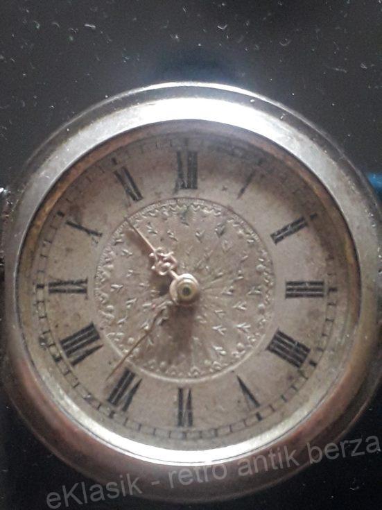 Stari srebrni sat neispravan
