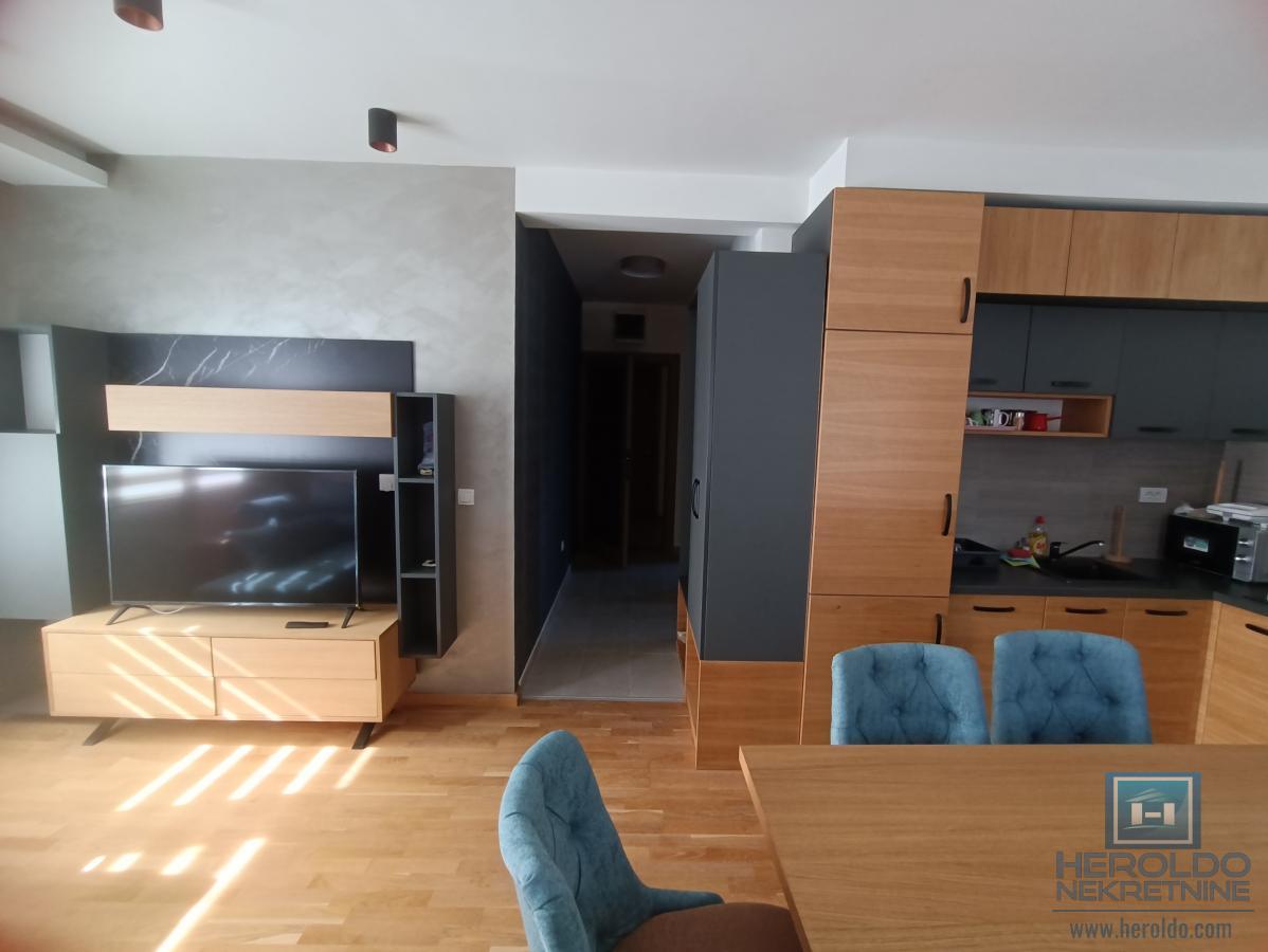 Na prodaju apartman na Zlatiboru