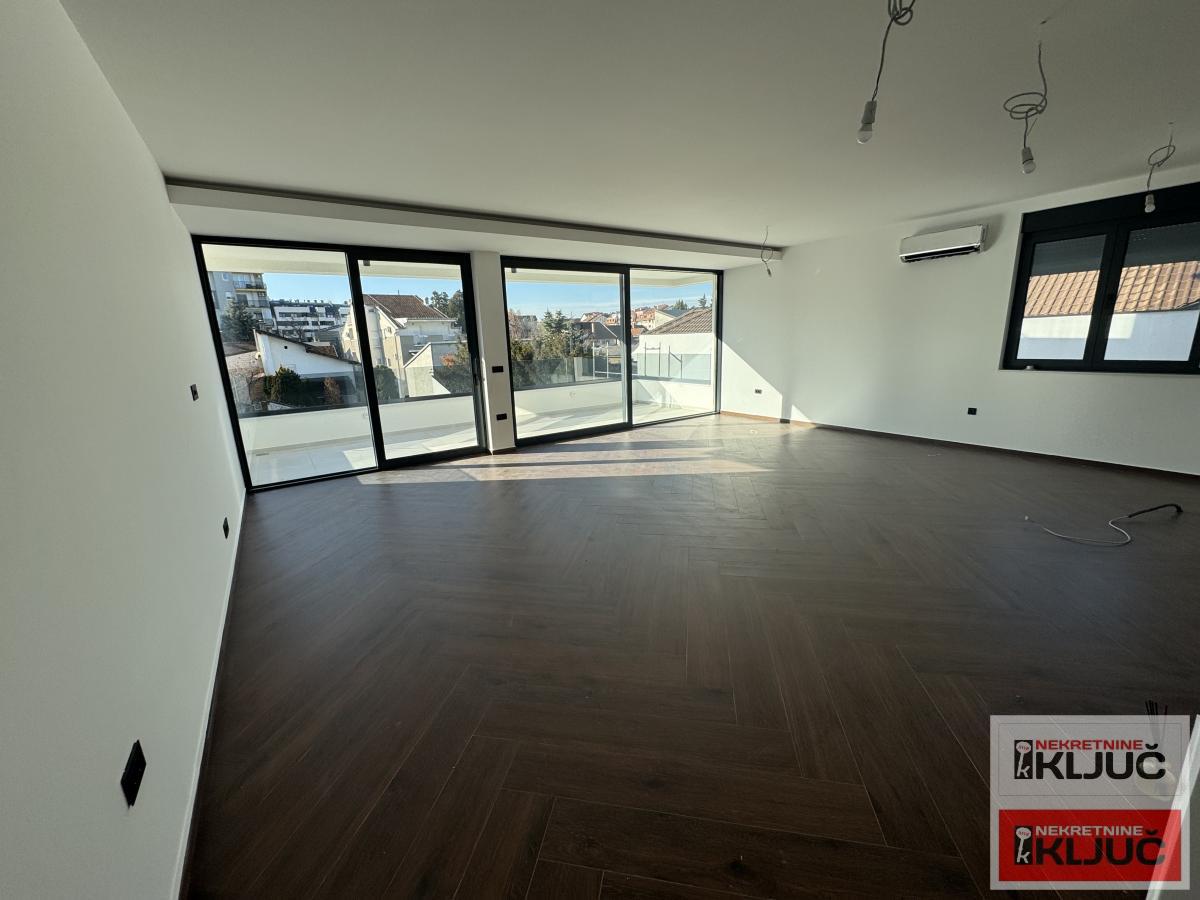 NOVO NASELJE, 150 m2, 424900€