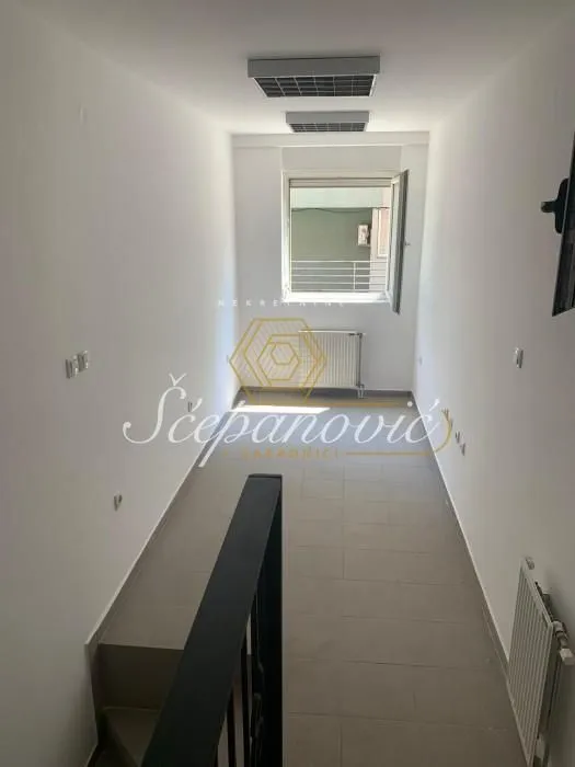 Prodaja, poslovni prostor, 24m2, Bulevar Oslobodjenja, Novi Sad, Novi Sad