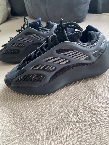 Adidas Yeezy 700 V3 Darl Glow