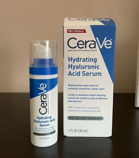 CeraVe Hydrating Hyaluric acid serum 30ml