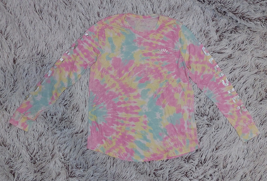 Hollister tie dye duks