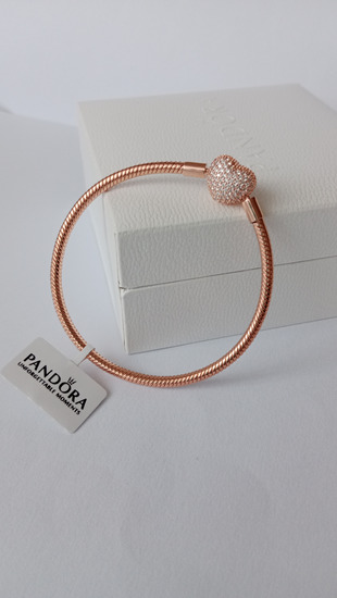 Pandora rose gold narukvica cirkon srce kopča 18