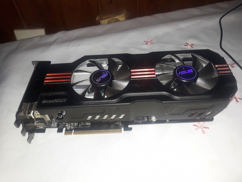 ASUS HD 6950 2GB (256bit) DDR5