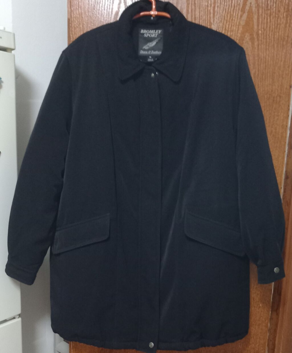 AKCIJA -Muska crna zimska jakna- veci broj, duzina 92 cm, rukavi 65 cm