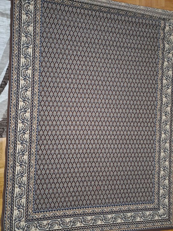 Prodajem tepih 200×280 bez ikakvog oštećenja, opran, srednje