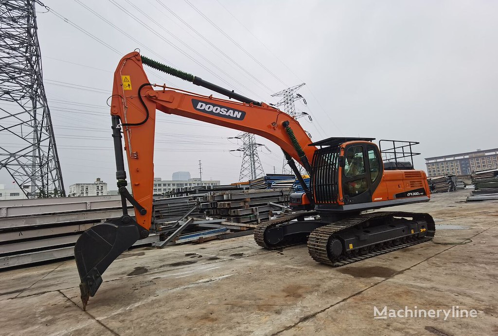 Doosan DX300 bager guseničar