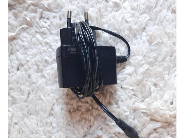 Univerzalni punjač adapter 12V, 0.5A