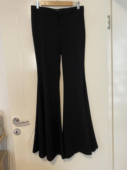 Zara crne pantalone