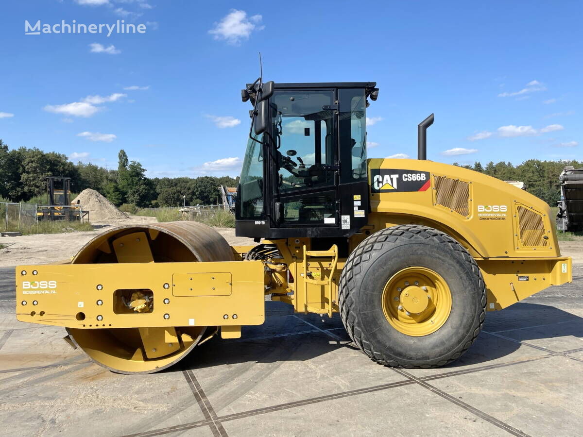 Caterpillar CS66B kompaktor s jednim valjkom