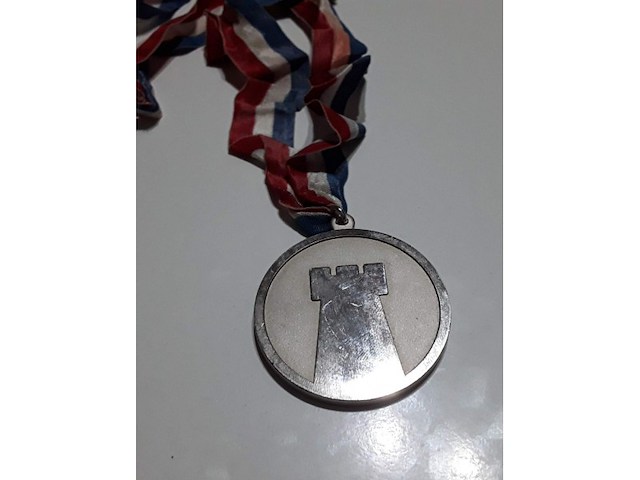 Medalja 8