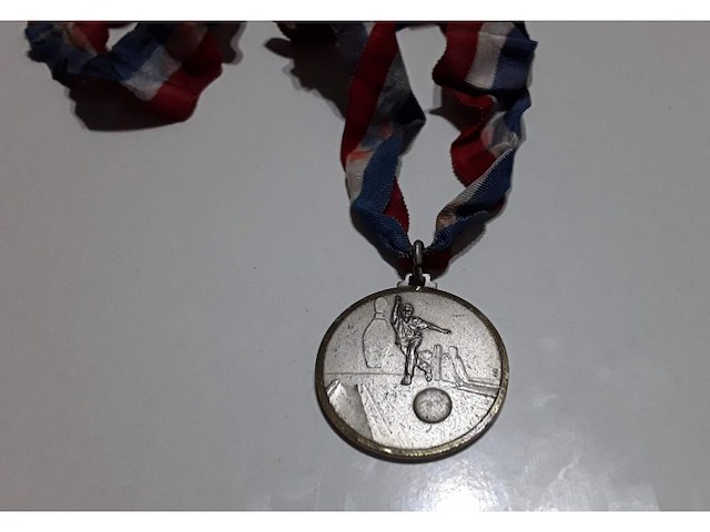 Medalja 3