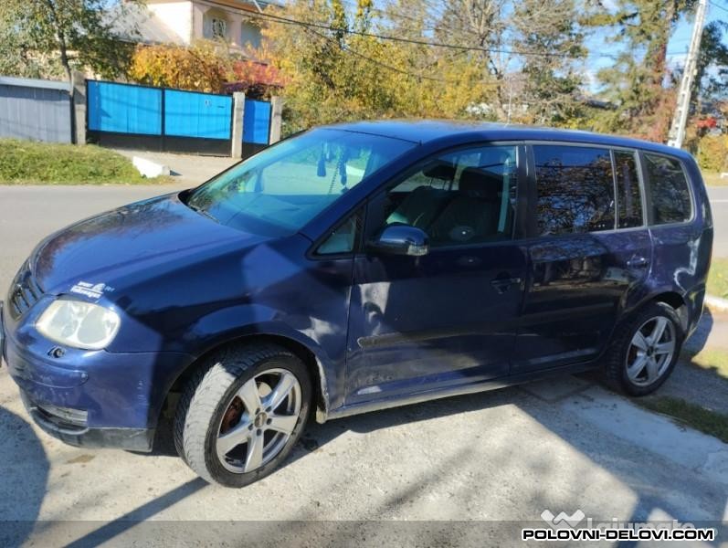 Volkswagen Touran Kompletan Auto U Delovima