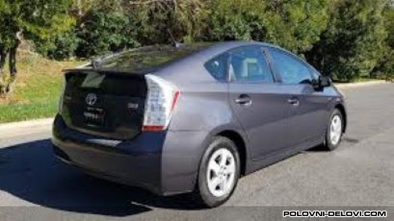 Toyota Prius Kompletan Auto U Delovima