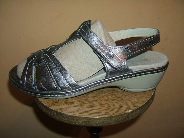 NATURLAUFER kožne srebrne sandale vel41 Odlično stanje